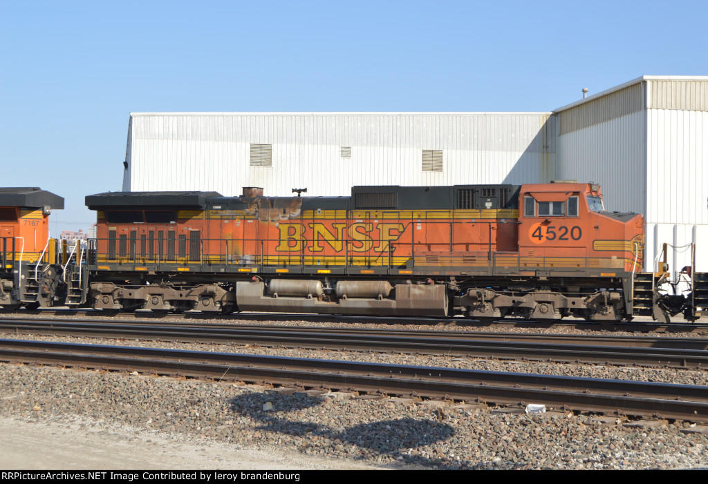 BNSF 4520 at santa fe jct